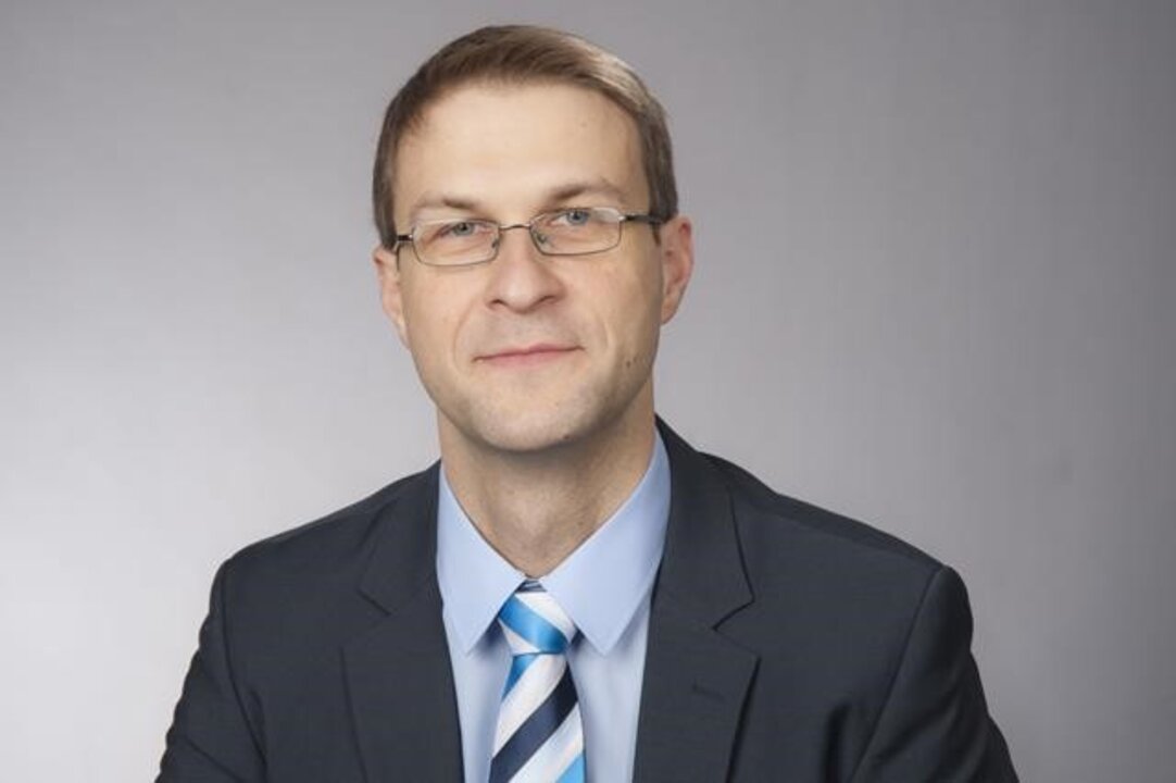 Neuer Direktor der Klinik für Neurologie des UKS: Univ.-Prof. Dr. med ...