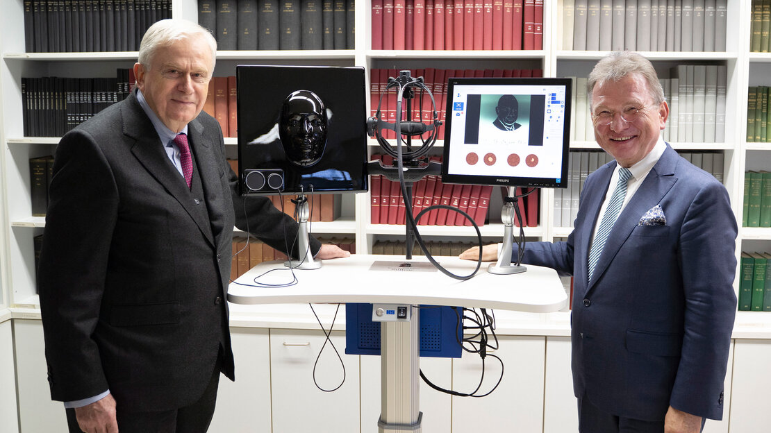 Neuer Eyesi Indirect Simulator erstmals bei den Homburger ...